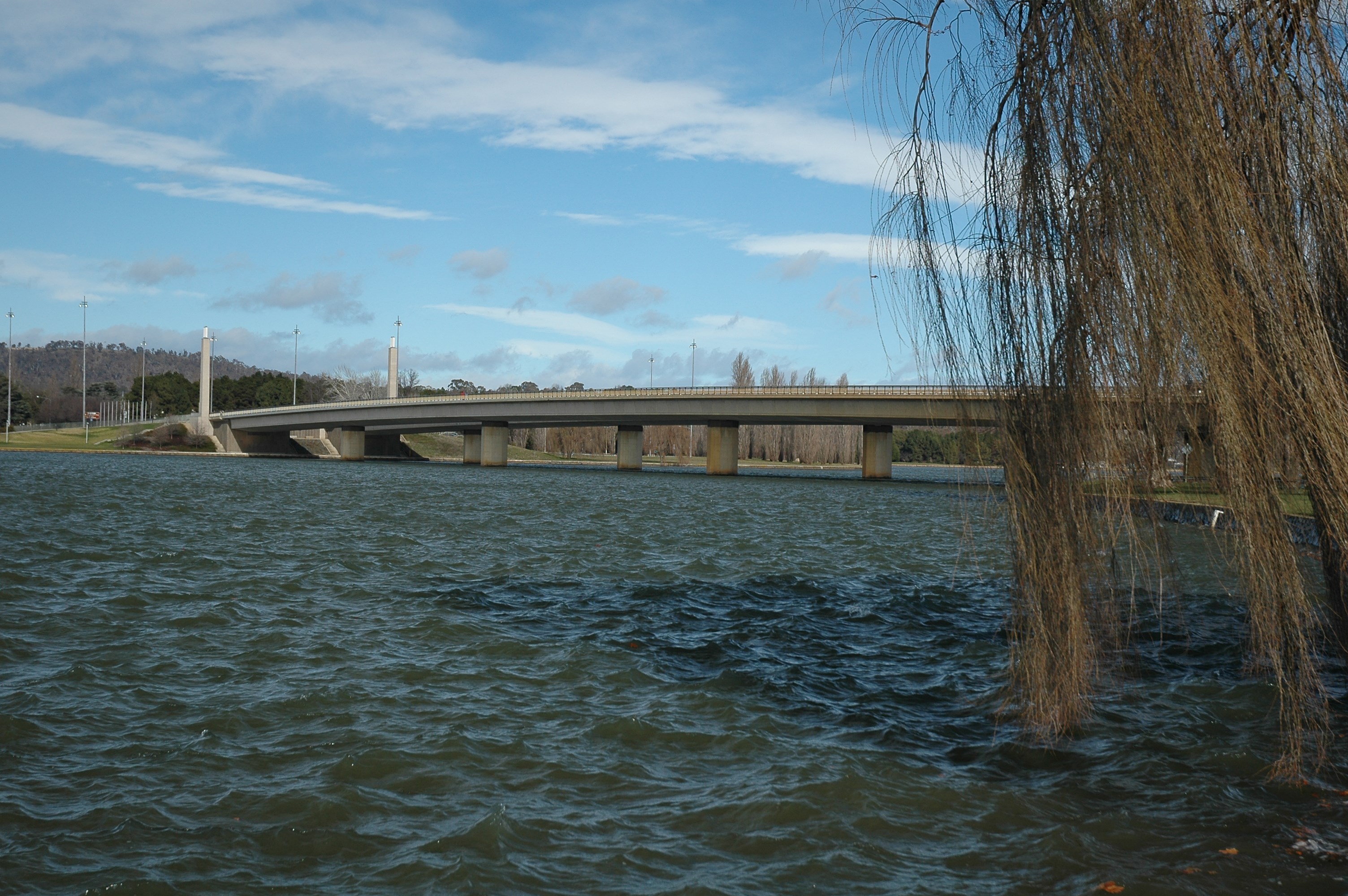 Locations Hub - Commonwealth Bridge